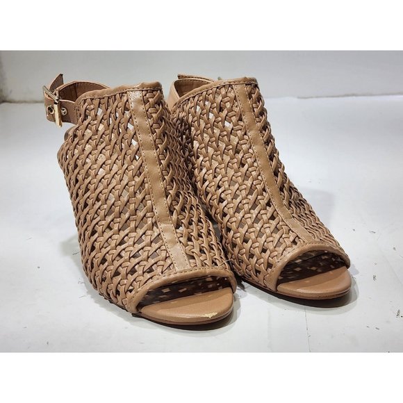 Vince Camuto | Shoes | Vince Camuto Eiana Leather Caged Akle Bootie ...